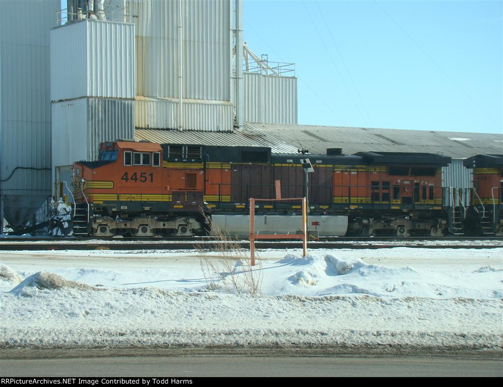 BNSF 4451
